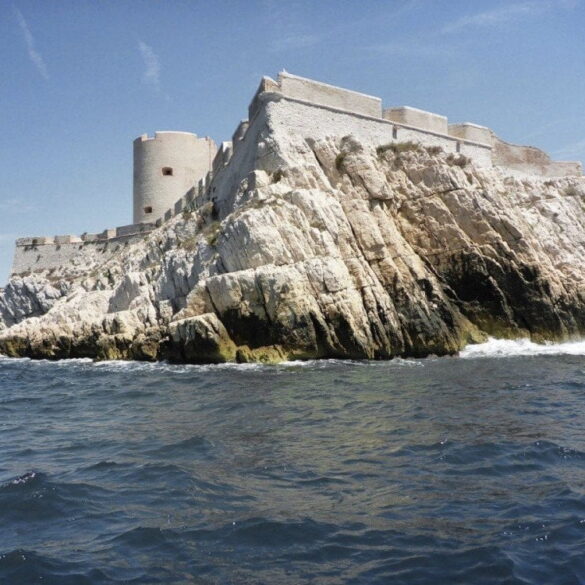 Unveiling Parisian Underground: Your Ultimate Guide to Navigate Paris ...