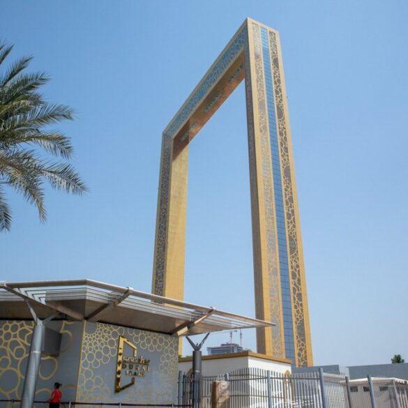 Visiting the Sheikh Zayed Grand Mosque in Abu Dhabi: History ...