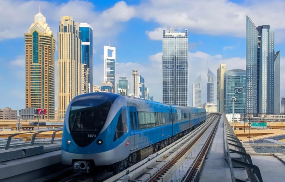 Getting around Dubai: navigating with taxis and public transport ...