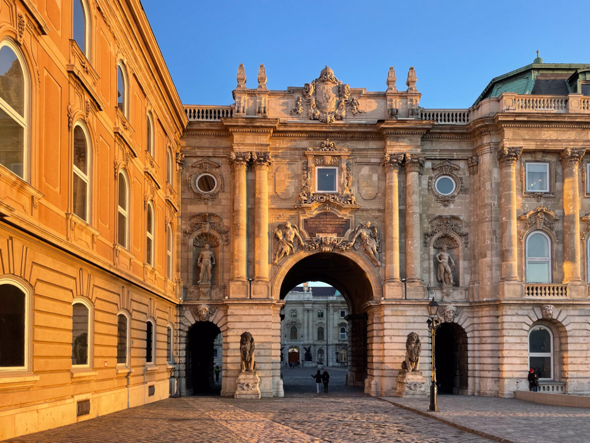 Discover the Buda Castle District: A Comprehensive Guide to Budapest's ...