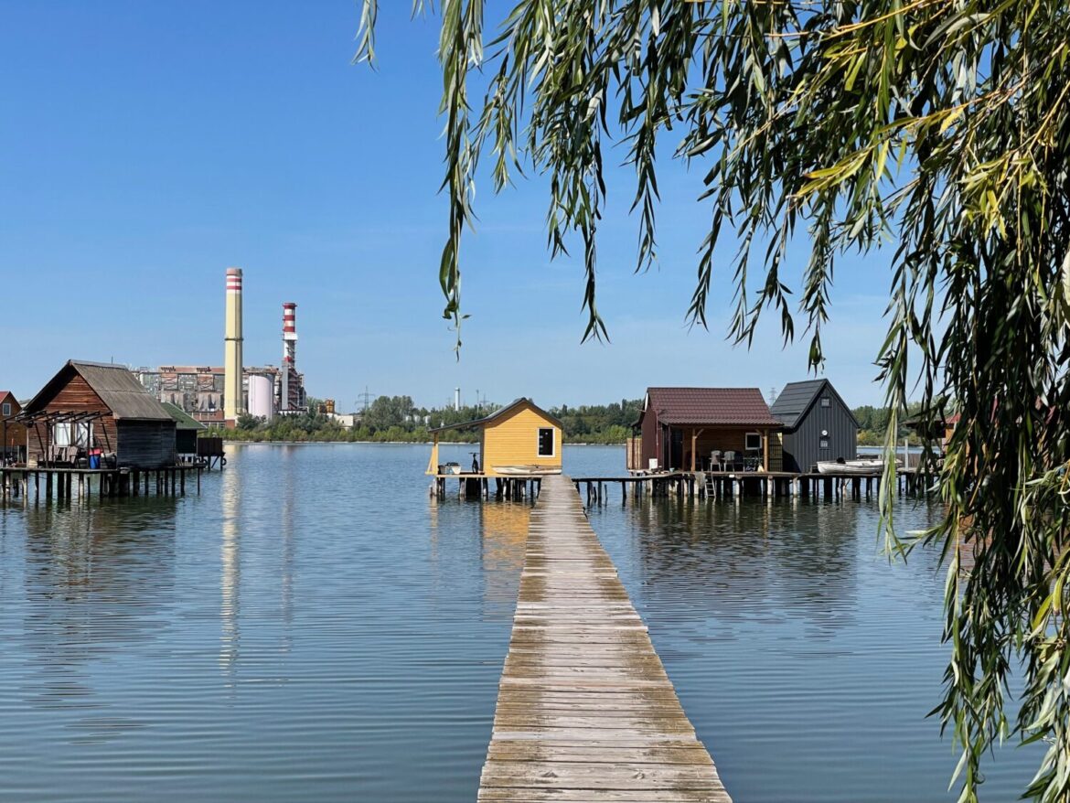 Lake Bokodi: Hungary's Floating Village on the Never-Freezing Lake ...