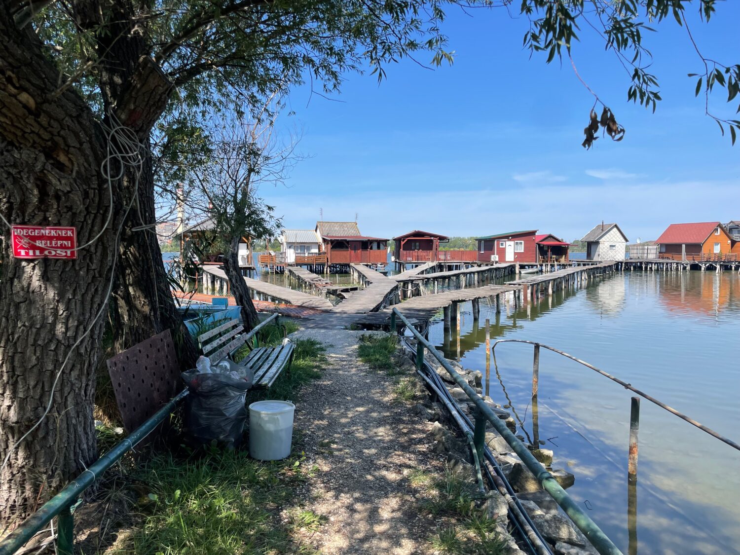 Lake Bokodi: Hungary's Floating Village on the Never-Freezing Lake ...